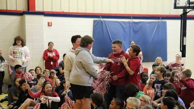 Reading contest winner from Clanton school gets Iron Bowl game tickets