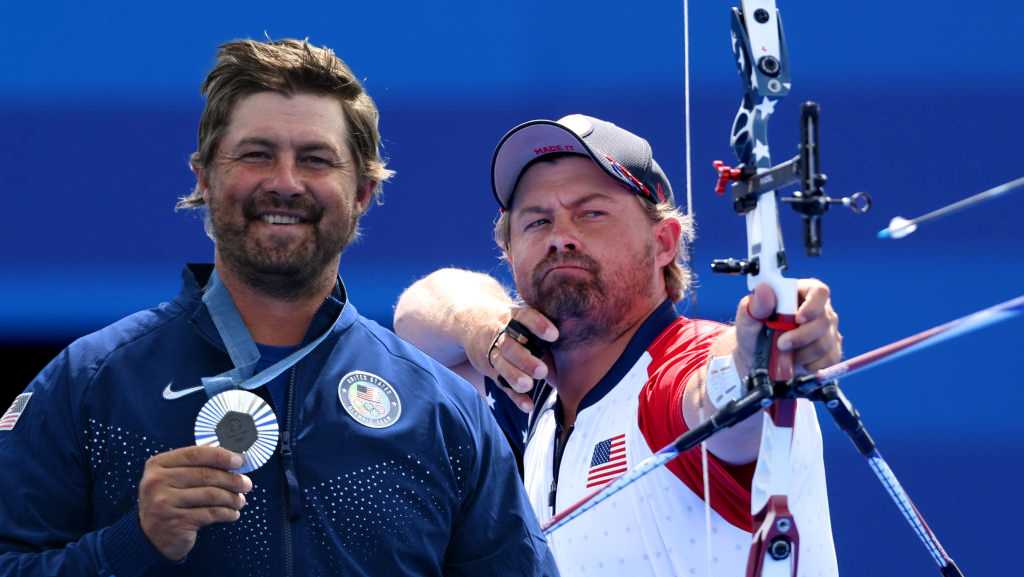 Watch: USA's Brady Ellison earns record fifth medal in archery