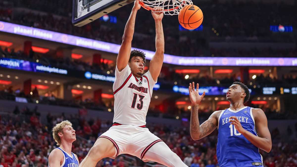 Louisville moves up in AP rankings after beating Kentucky