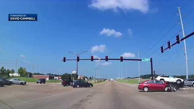 Caught On Camera Car Crashes Into Suv After Running Red Light