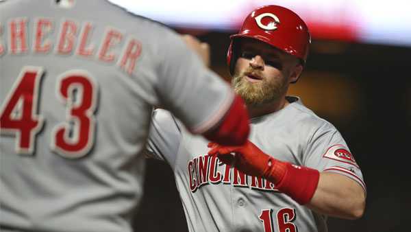 Giants snap Reds' six-game winning streak with 10-7 win