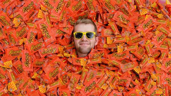 Reese's fills Ohio man's pool with peanut butter cups