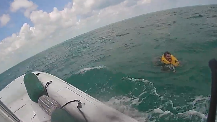 VIDEO: Orlando pilot rescued from water after plane goes down