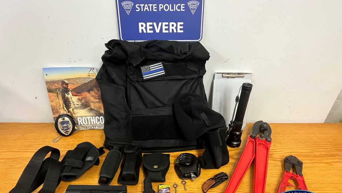 Man accused of impersonating police officer, having burglary tools