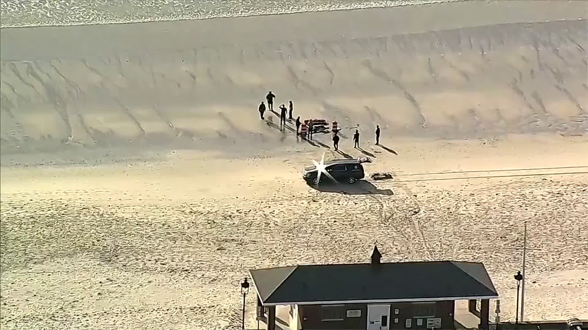 Police asking for help identifying man found dead on Revere Beach