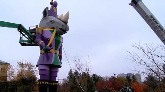 30-foot rhino nutcracker now stands guard over Cincinnati Zoo
