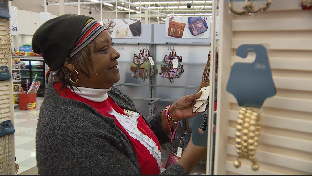 Final days of holiday shopping means big boost for retailers