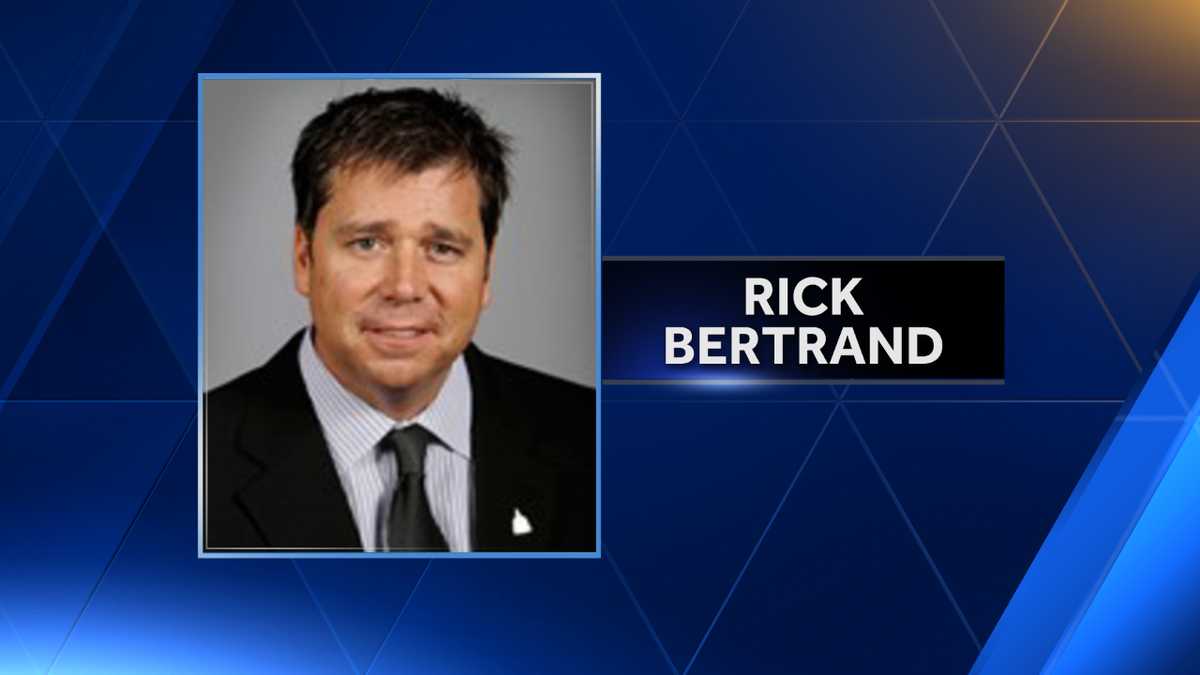 Iowa GOP lawmaker calls on party leader to resign after suit