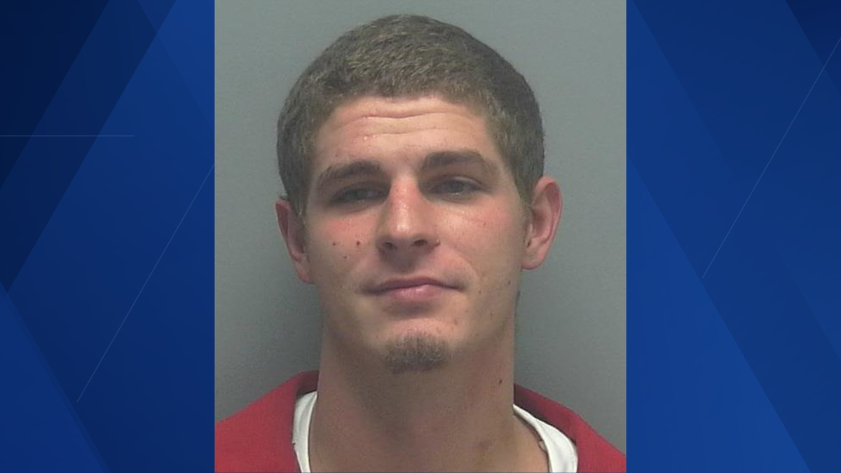 Cape Coral man wanted after probation violation in tool theft