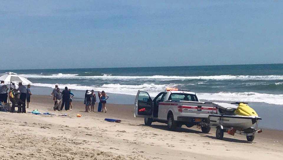 Firefighter on vacation saves 3 girls caught in rip current