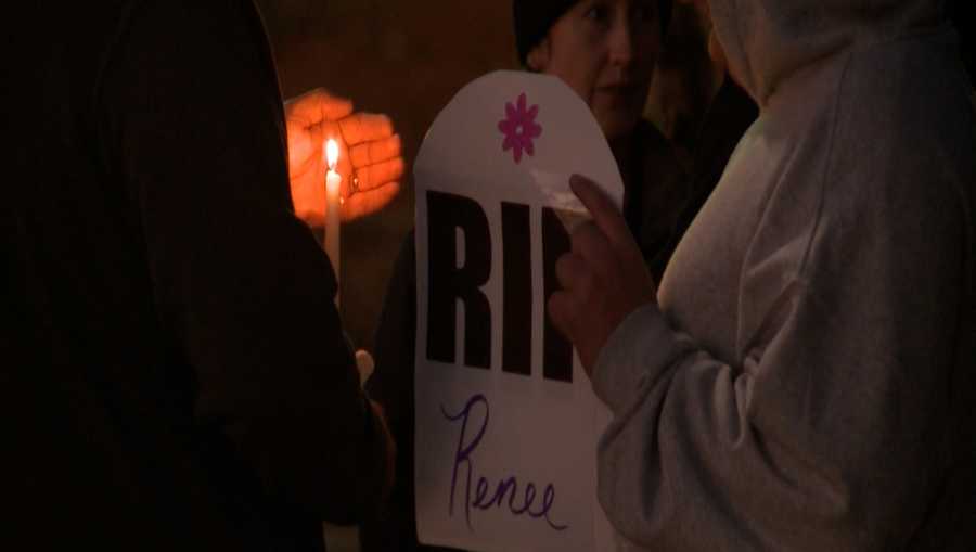 Fayetteville vigil honors Renee Nicole Good