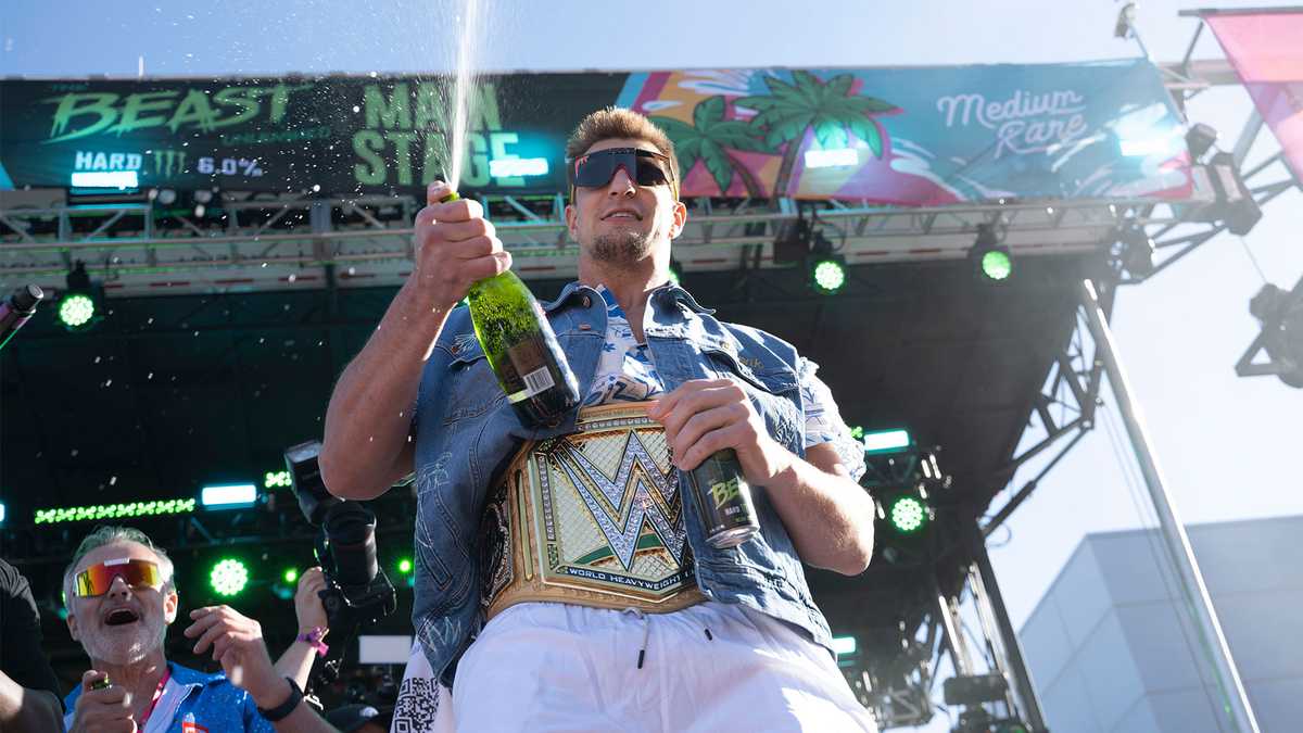 Rob Gronkowski partners with college football bowl game