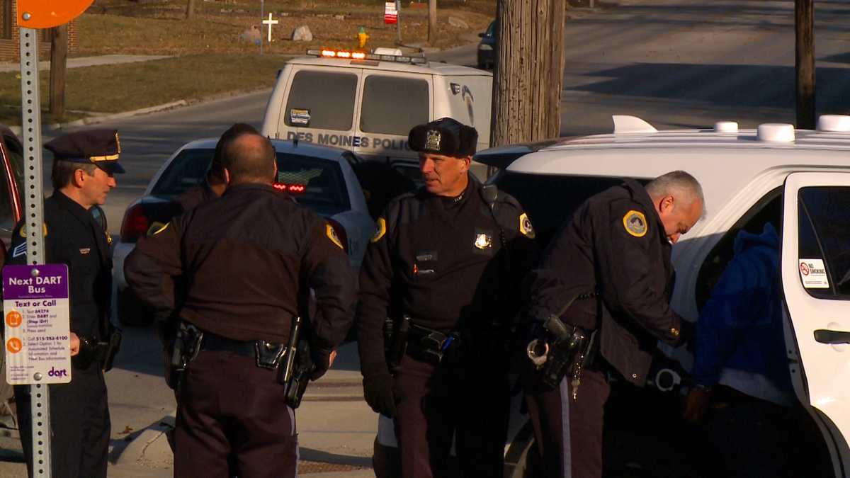 Five teenagers charged in credit union robbery