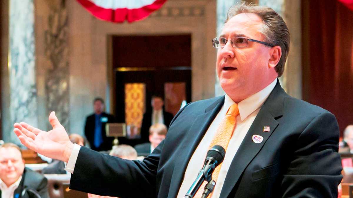 Saukville republican resigns leadership position, not office after ...