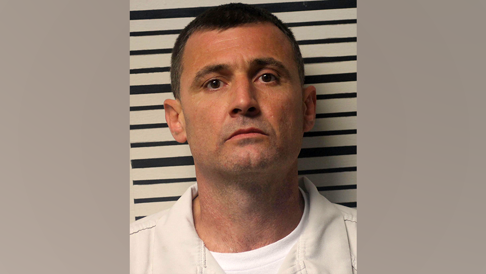 Georgia: Inmate on the run driving stolen box truck