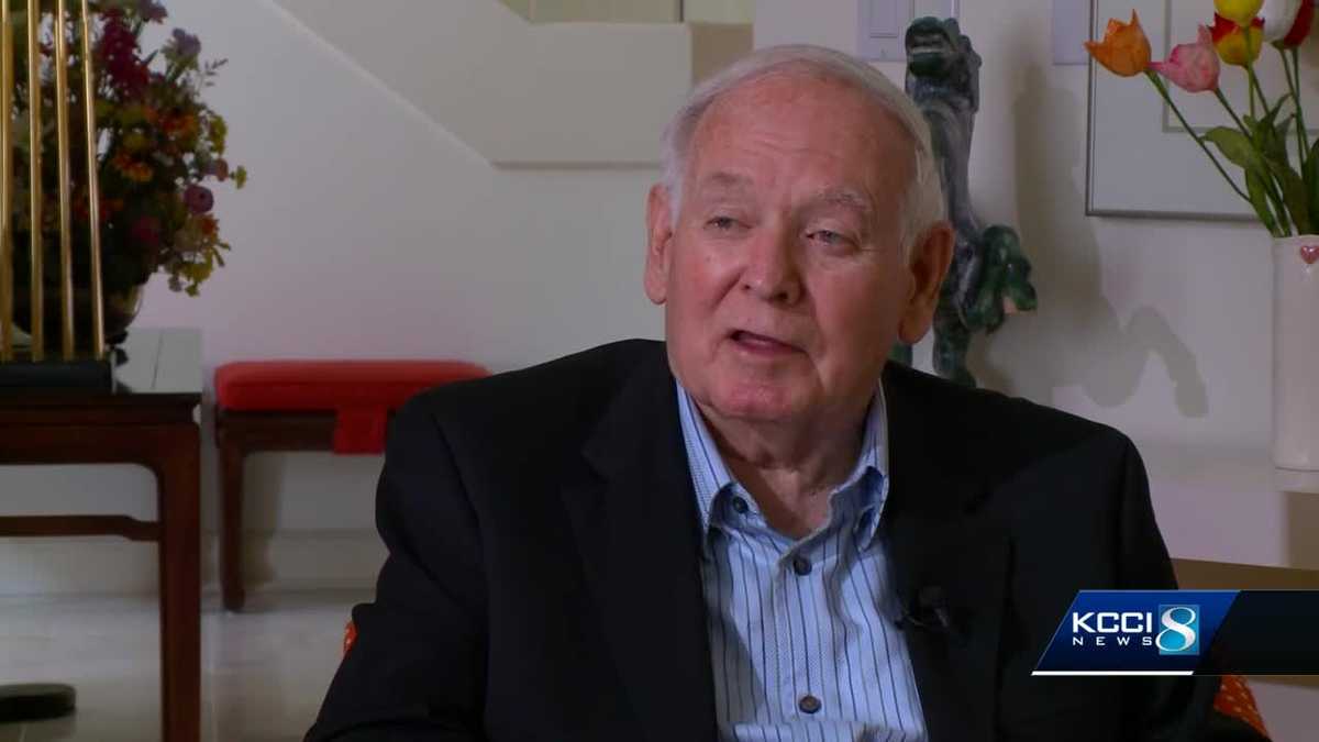 Beloved former Iowa Gov. Robert Ray dies at 89