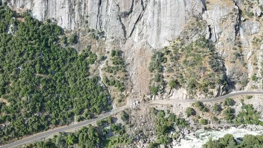 4,000 tons of fallen rock block road to Yosemite National Park