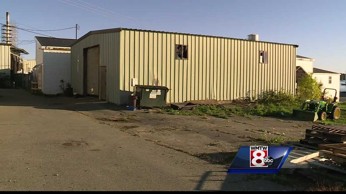 3 hurt, 1 critically in Rockland garage explosion, fire