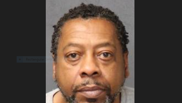 U.S. Marshals arrest felon on weapons charge