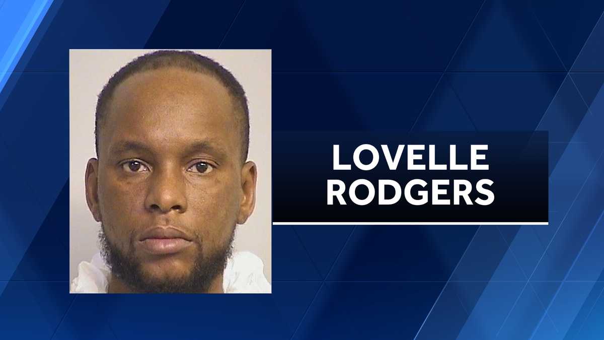 Alabama mother killed by boyfriend while kids present
