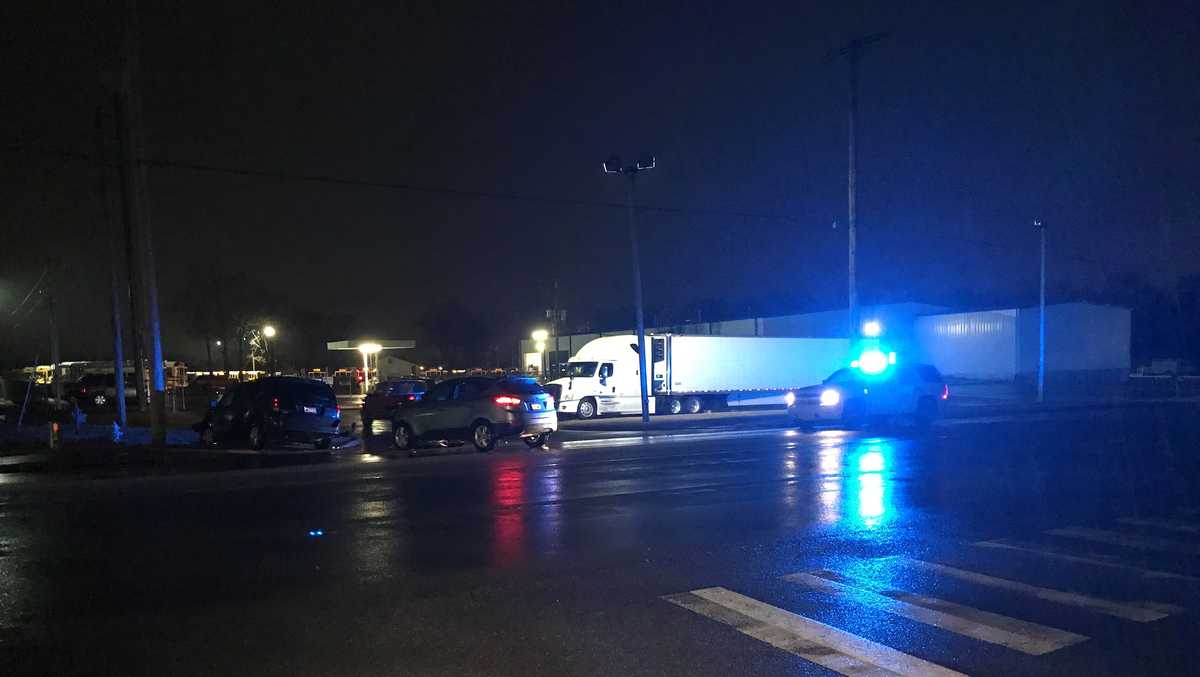 Crews respond Monday morning to 2-vehicle accident in Rogers