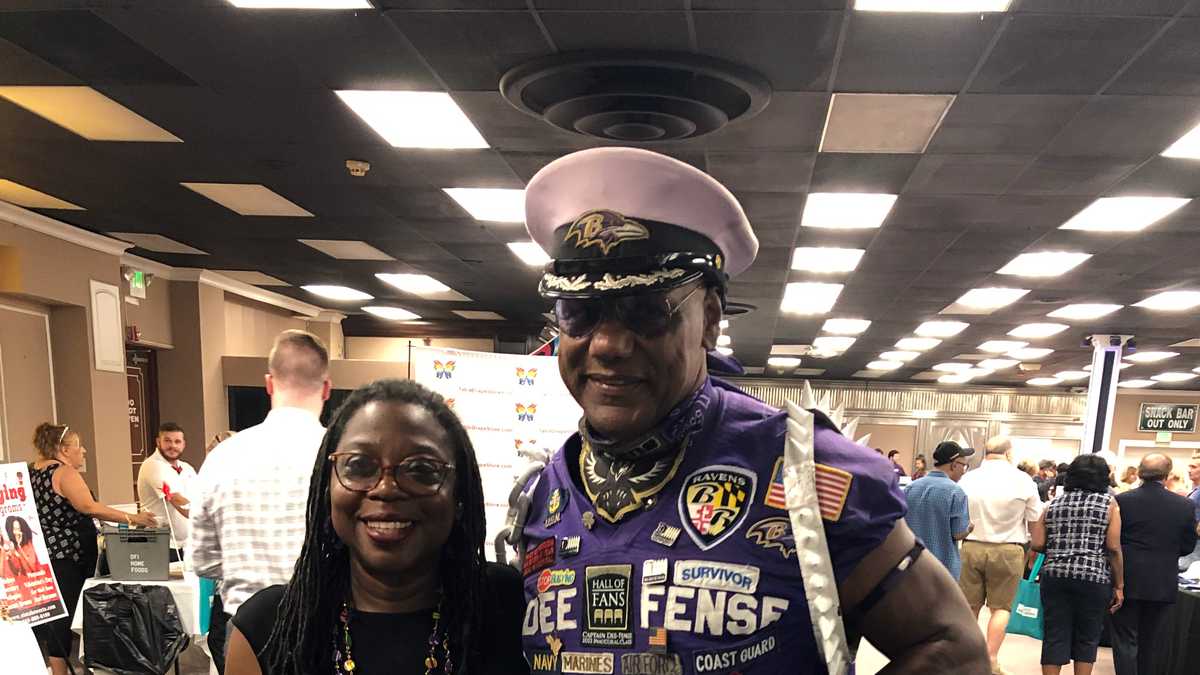 Ravens Flock remembers Captain Dee-Fense | Fan photos