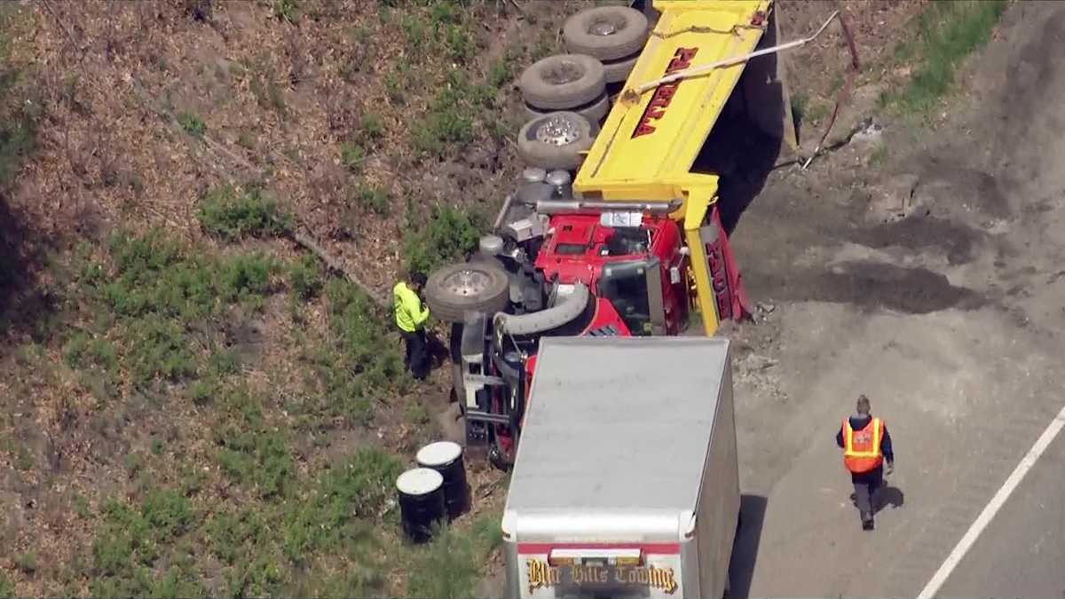 Dump truck rollover creates traffic mess on Route 24, Interstate 93