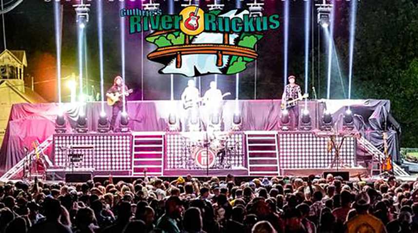 Toby Keith to headline River Ruckus