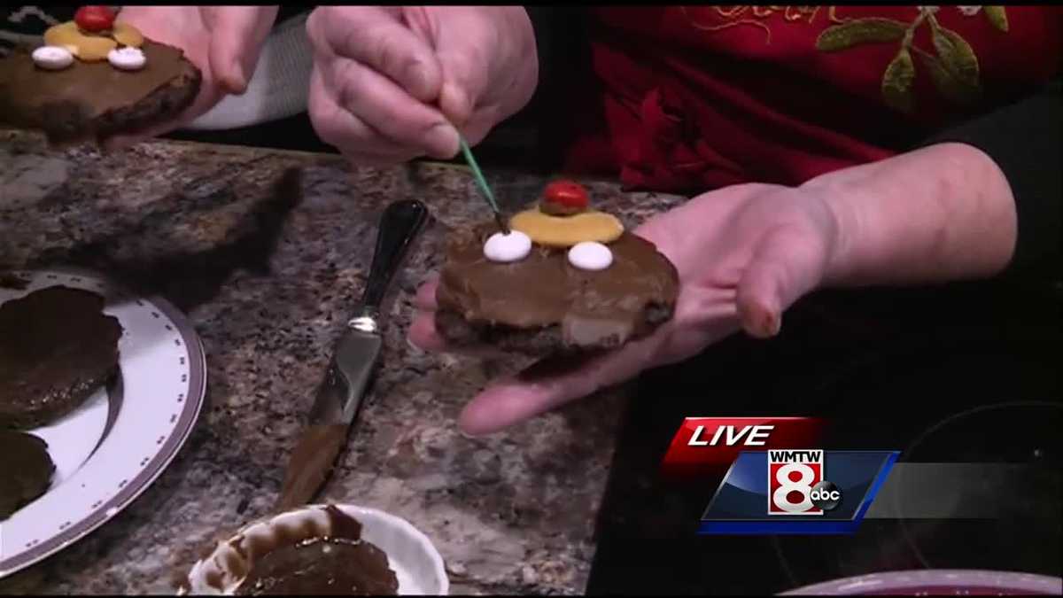 Mallory makes holiday treats ahead of Inn to Inn Cookie & Candy Tour