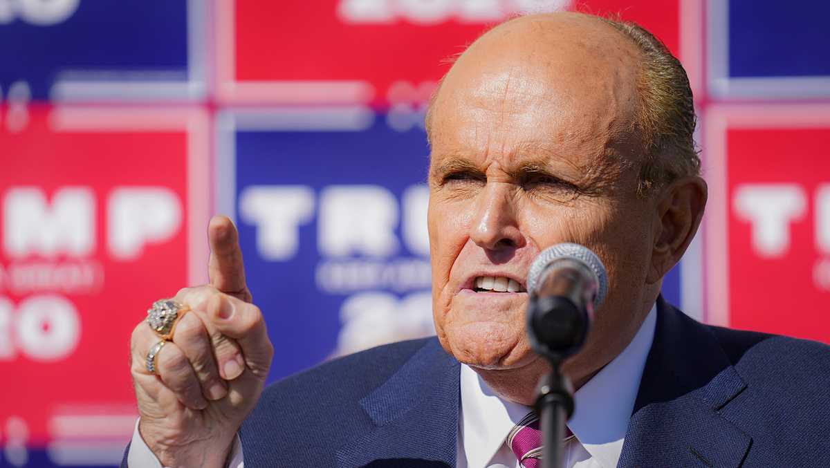 Rudy Giuliani returns to the courtroom on President Trump's behalf in ...