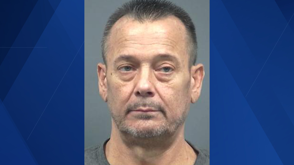 Fort Myers man wanted after violating probation on DUI charges Fort Myers man wanted after violating probation on DUI charges