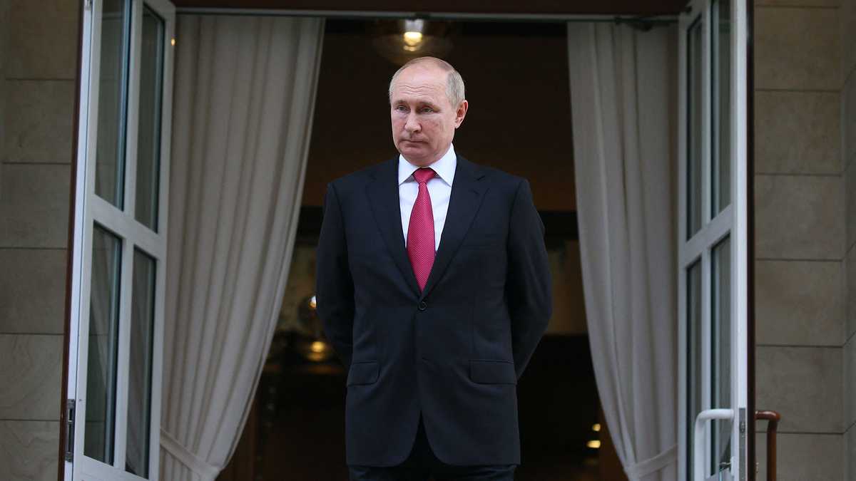 Does Putin putting nuclear forces on high alert change the risk of ...