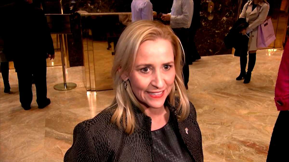 Arkansas AG Leslie Rutledge meets with Trump transition team