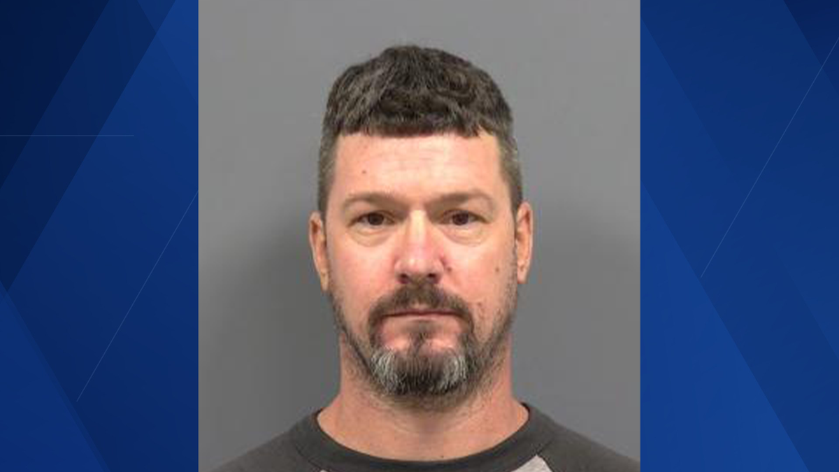 Naples man wanted for violating probation, failing to register as sex ...