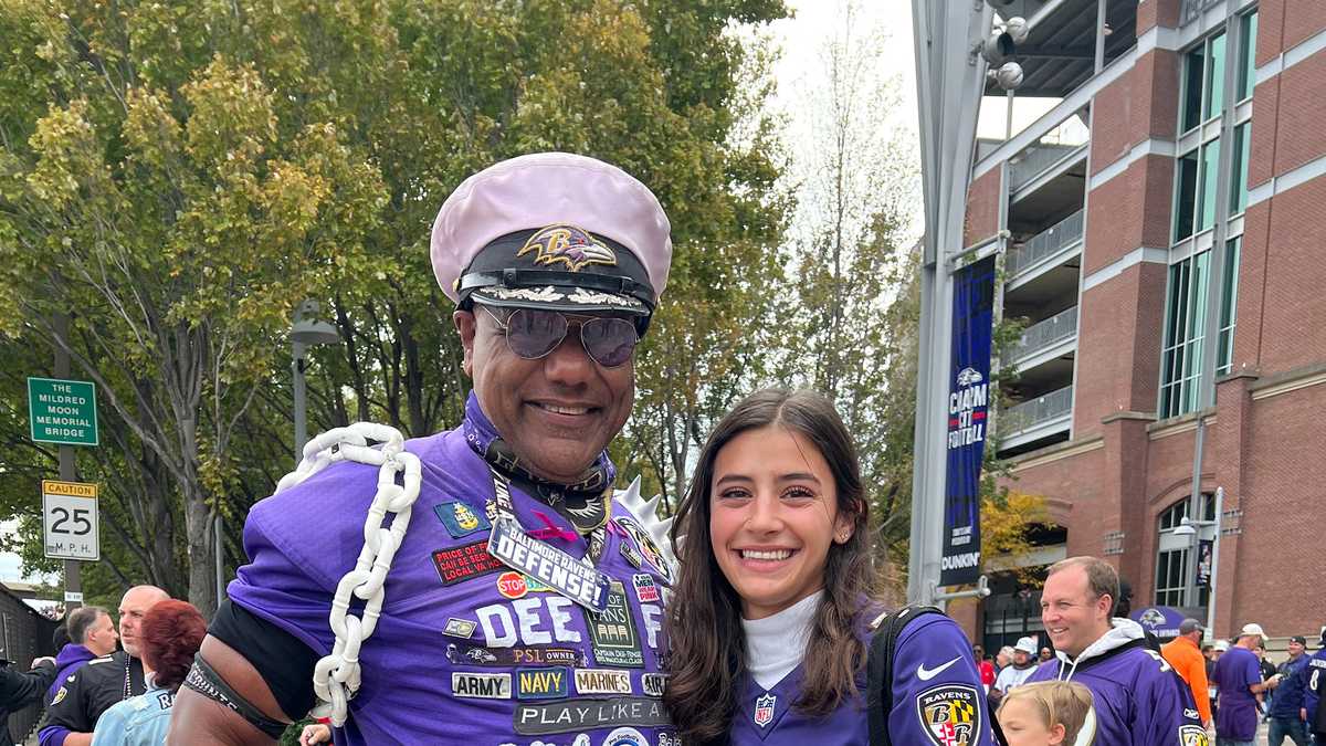 Ravens Flock remembers Captain Dee-Fense | Fan photos