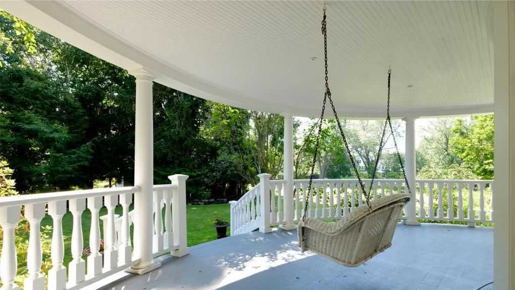 Mansion Monday: Seaside Rye colonial is like stepping back in time