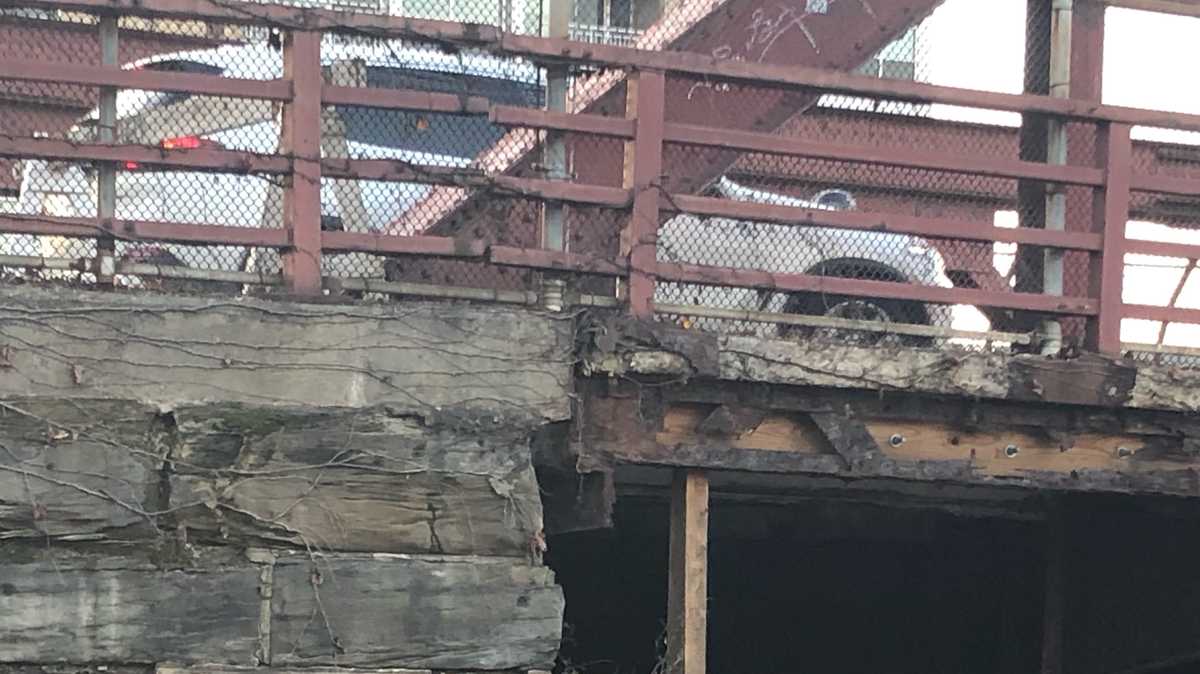 Partial closure of sidewalk on Shadyside's South Negley Avenue Bridge ...