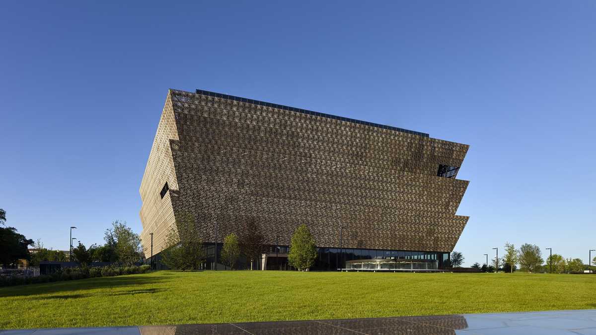 Trump scrutinizes 'woke' Smithsonian museums, prompting censorship concerns