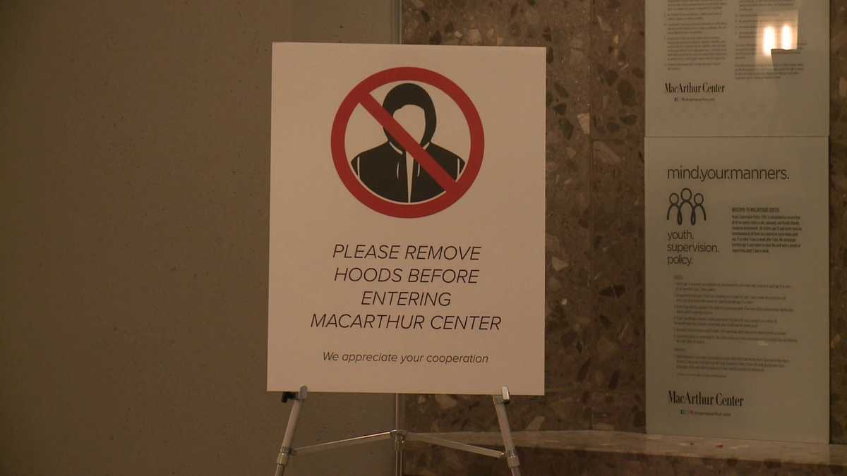 'It's for safety': Virginia mall requires shoppers to 'Please remove hoods'