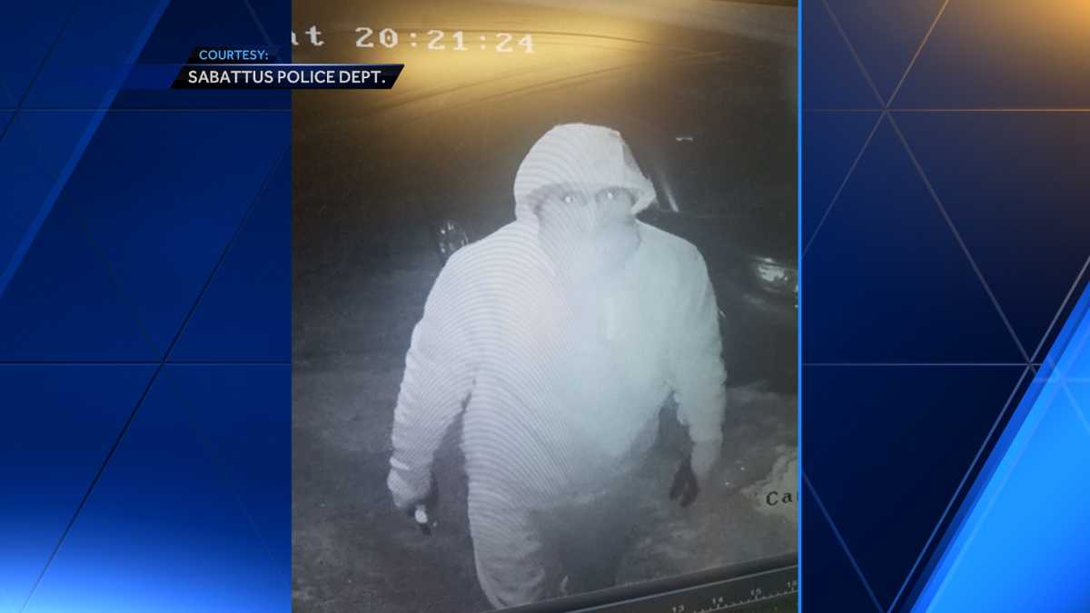Sabattus police searching for person accused of attempted break-in