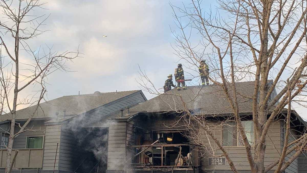 1 killed in apartment fire in Sacramento, officials say