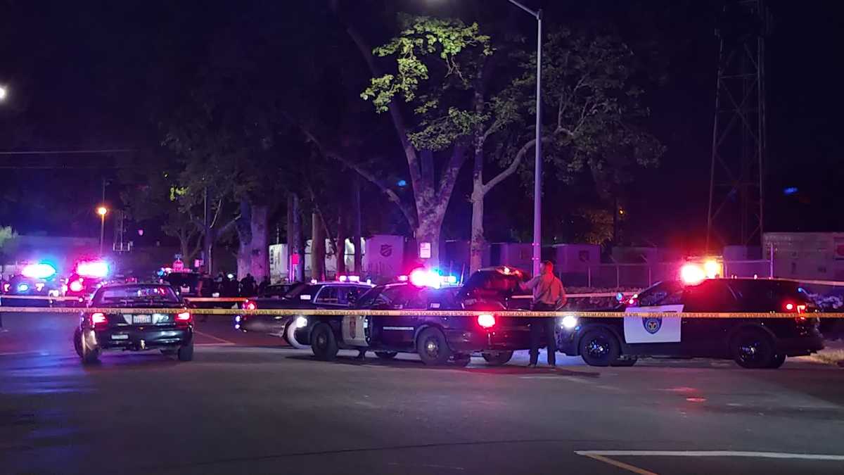 Police in standoff with suspect in midtown Sacramento