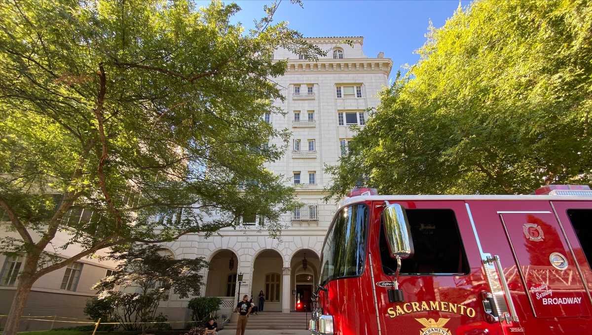 Sacramento Fire Department responds to apartment fire