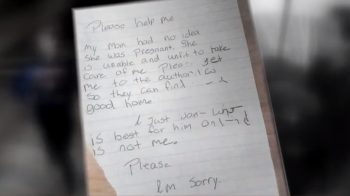 'I'm sorry': Mom gives birth, abandons baby in airport bathroom with note