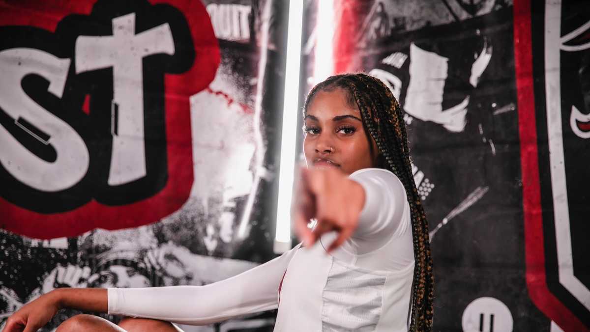 South Carolina adds Sakima Walker