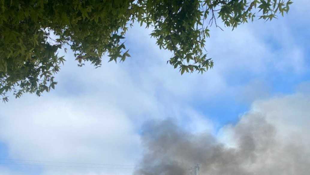 Salinas structure fire spreads to another home