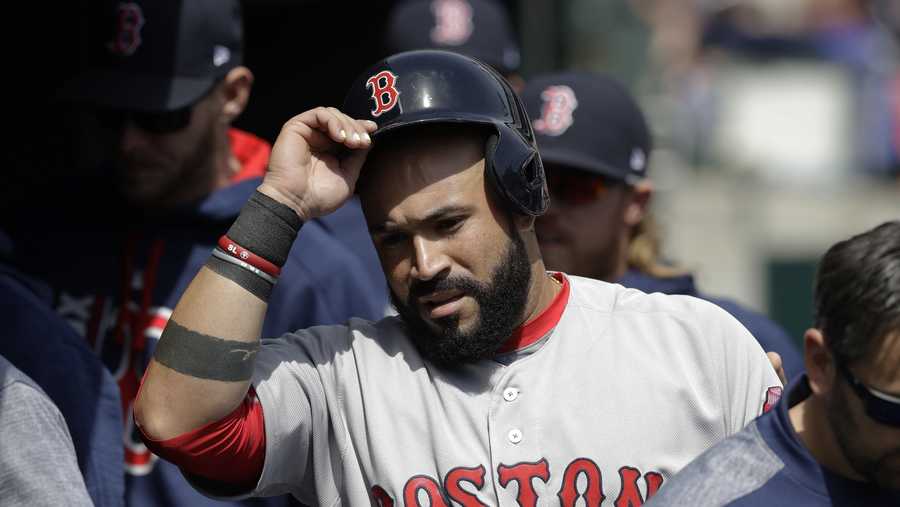 Red Sox rally with 4 in 8th inning, beat Tigers 7-5