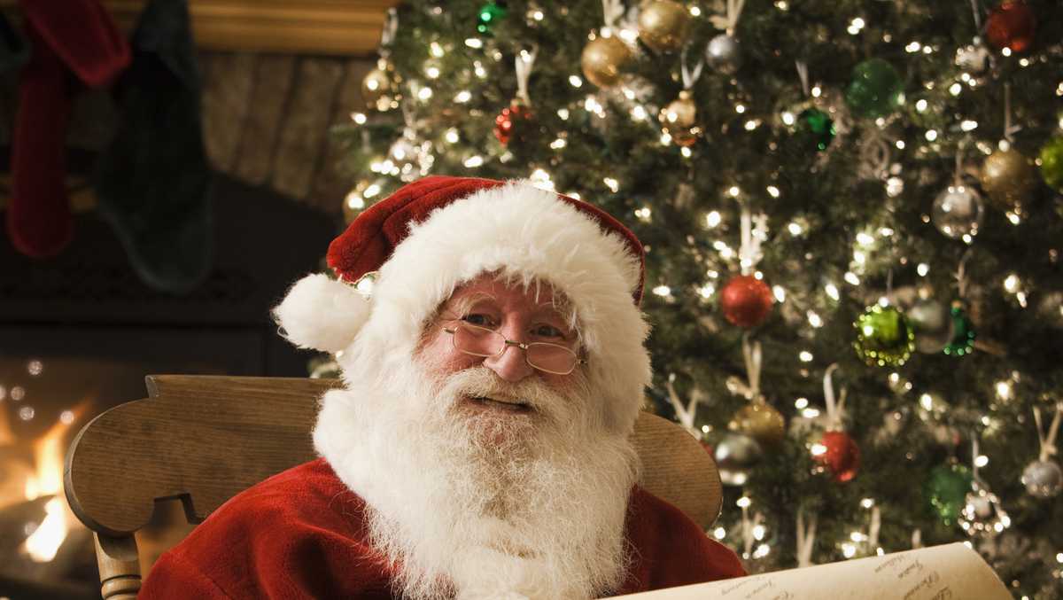 Where to take photos with Santa in northern New York and Vermont