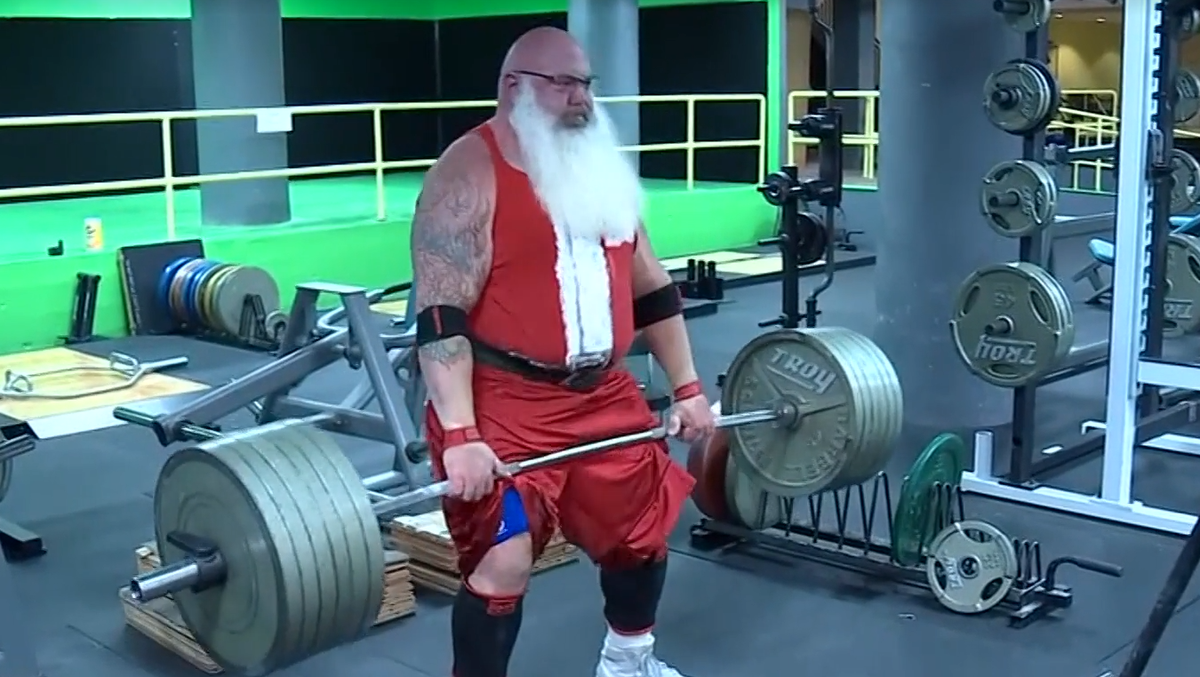 Strongman Santa preparing for 'World's Strongest Man' competition