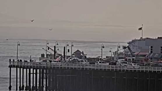 3 fall in ocean after part of Santa Cruz Wharf collapses